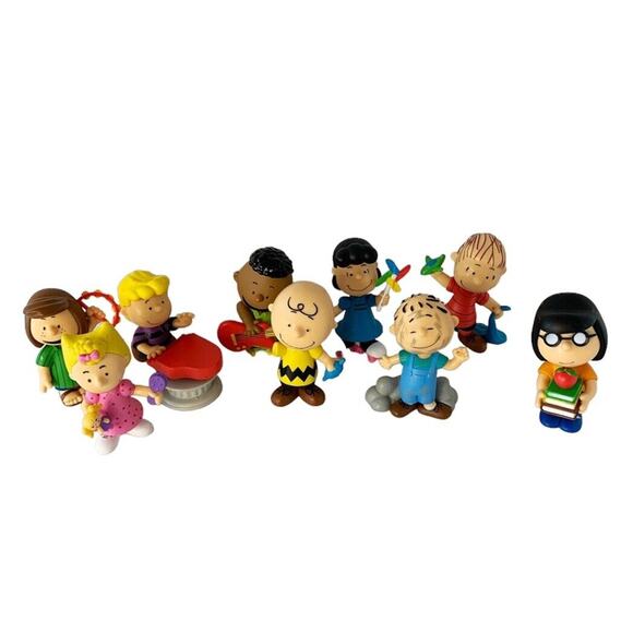 Peanuts | Accents | Peanuts Gang Pnts Figures Lucy Charlie Brown Pig ...